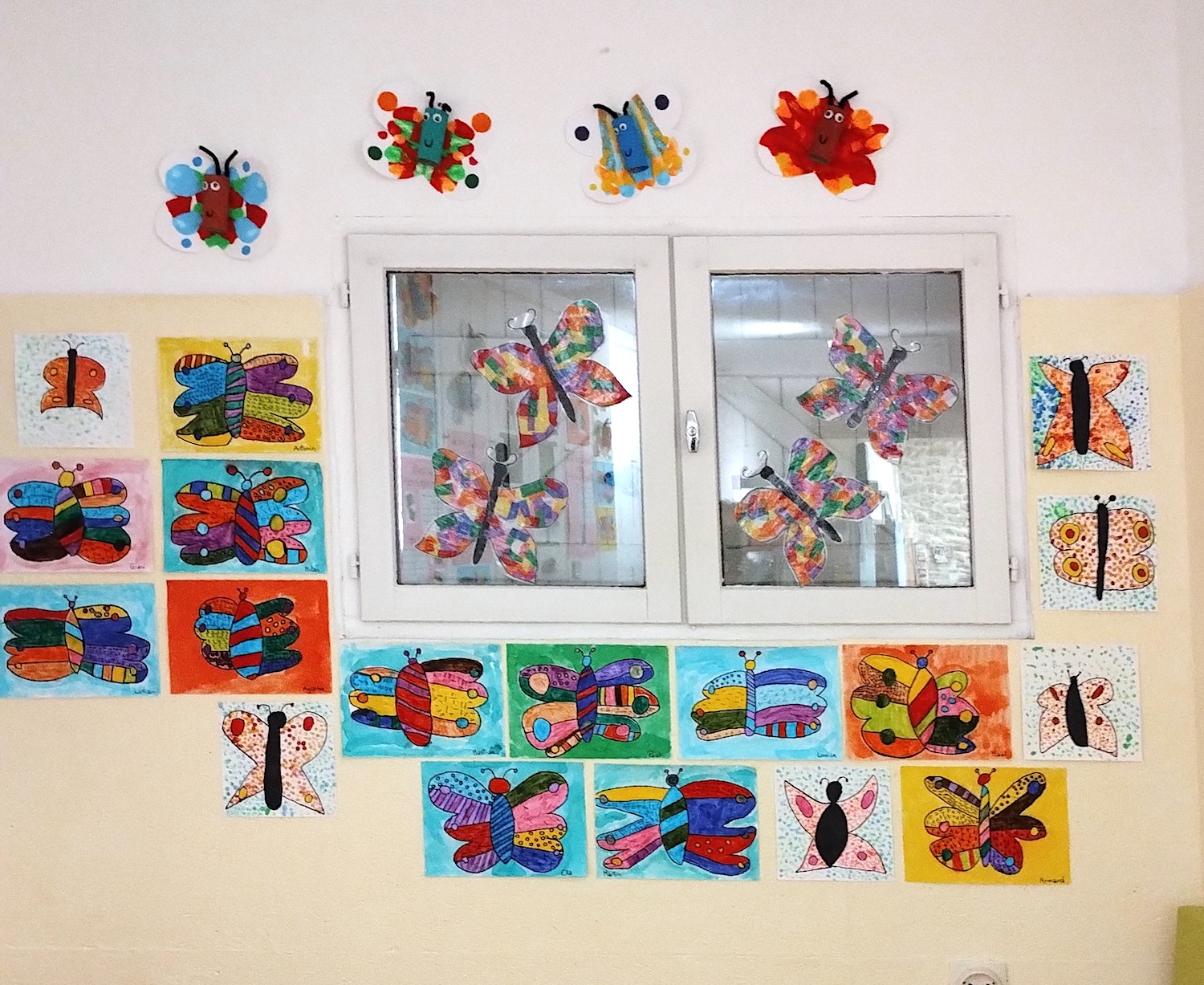 Une expo sur les papillons, des élèves de G.S CP CE1… – Saint-Vincent ...